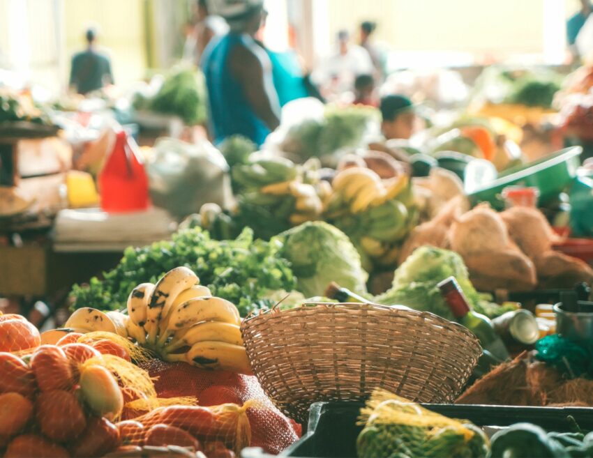 Shopping in Portuguese - Useful Phrases - Learn Brazilian Portuguese